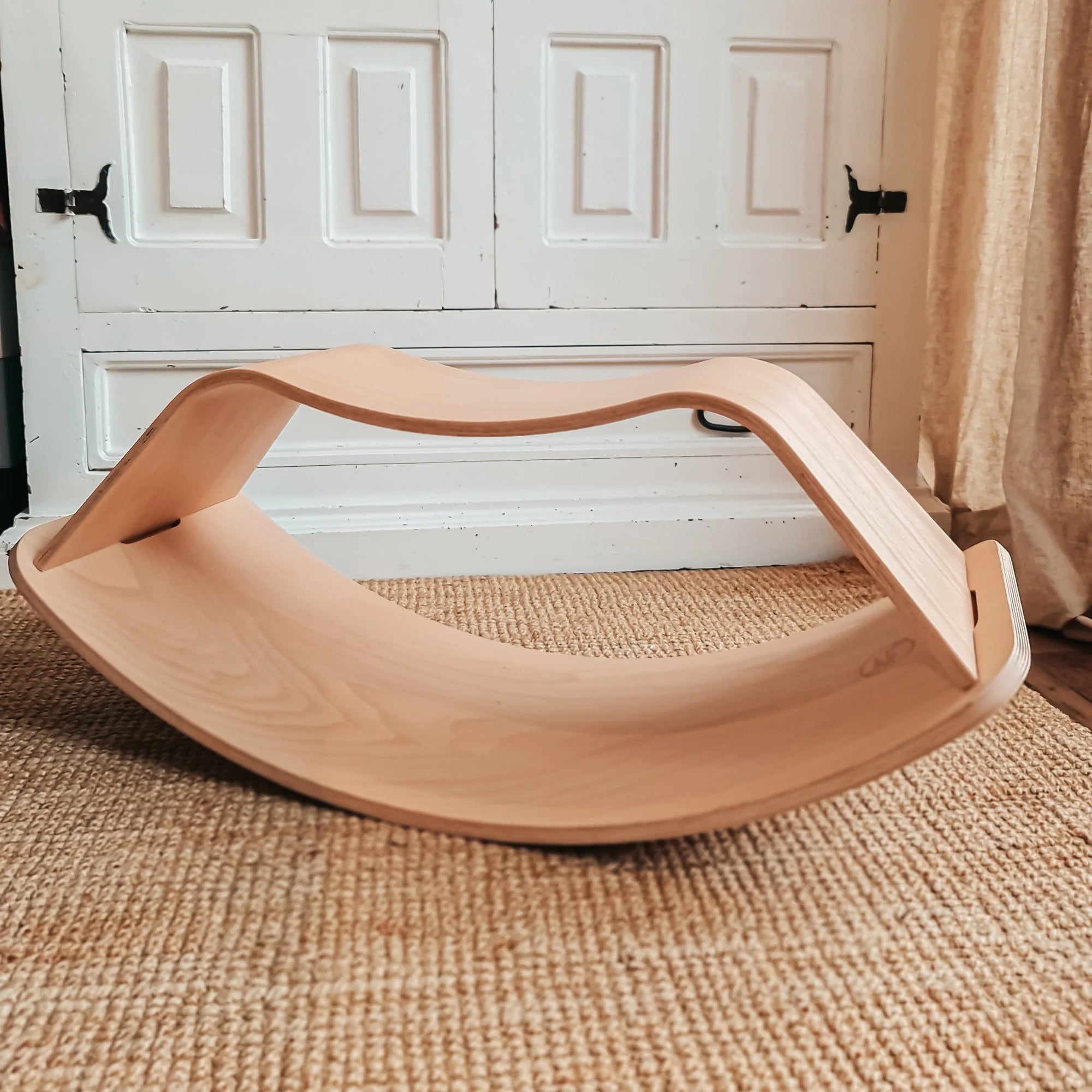 Curve Lab - Hobbel Stoel & Perfect Arc balance board bij Kidsbarn.nl