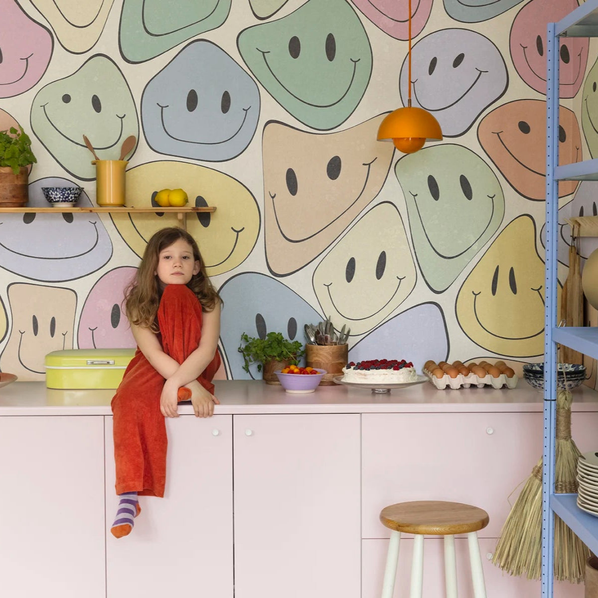 Rebel Walls Happy Rebel Colorful – Colorful smiley wallpaper