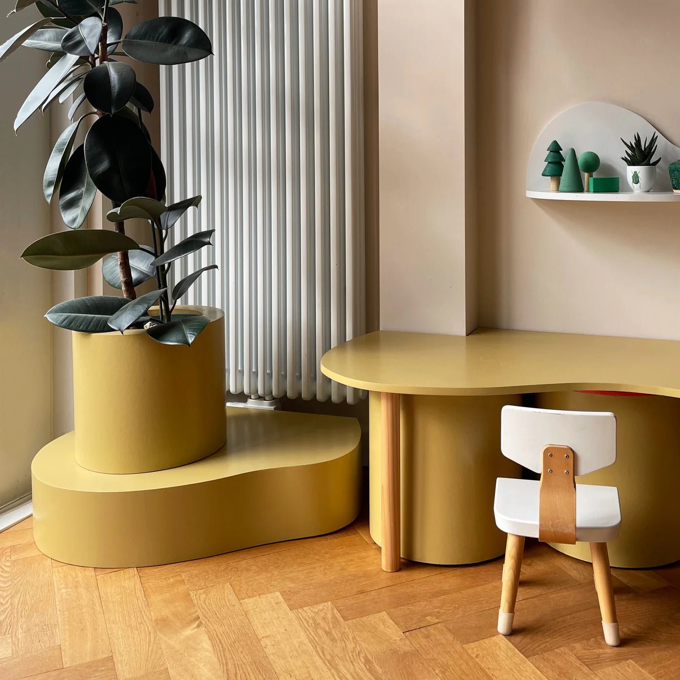 Waves Platform & Planter – Multifunctioneel meubel | Studio Jes Iken